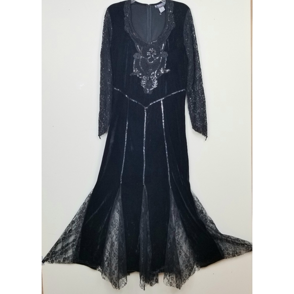 The Pyramid Collection | Dresses | The Pyramid Collection Velvet Lace ...